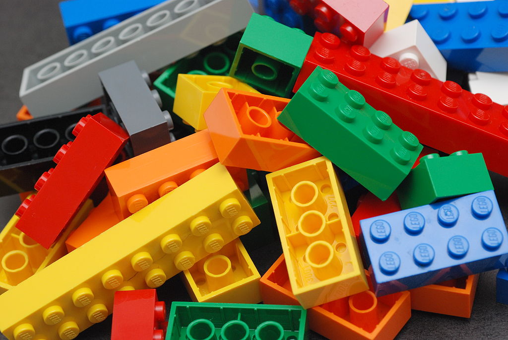 Lego introduce nuovi mattoni per i bambini ipovedenti
